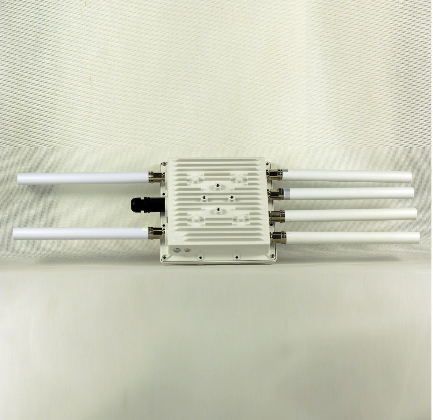 High Data Transfer Rate IP67 Waterproof Outdoor 5G CPE with High ...